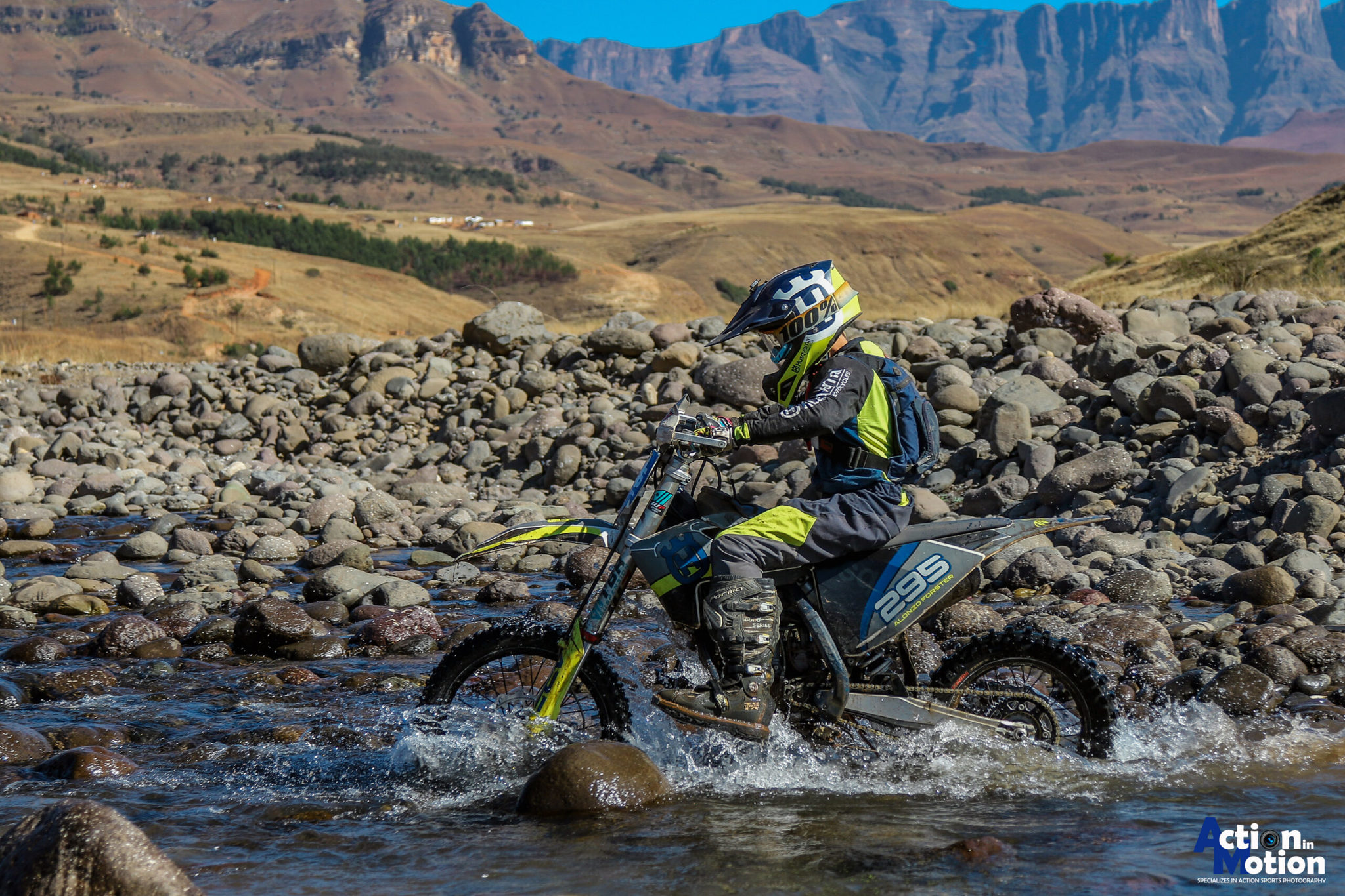 A 12 year old on his Husky TC85 at the IMPI | Dirt Bike Racing