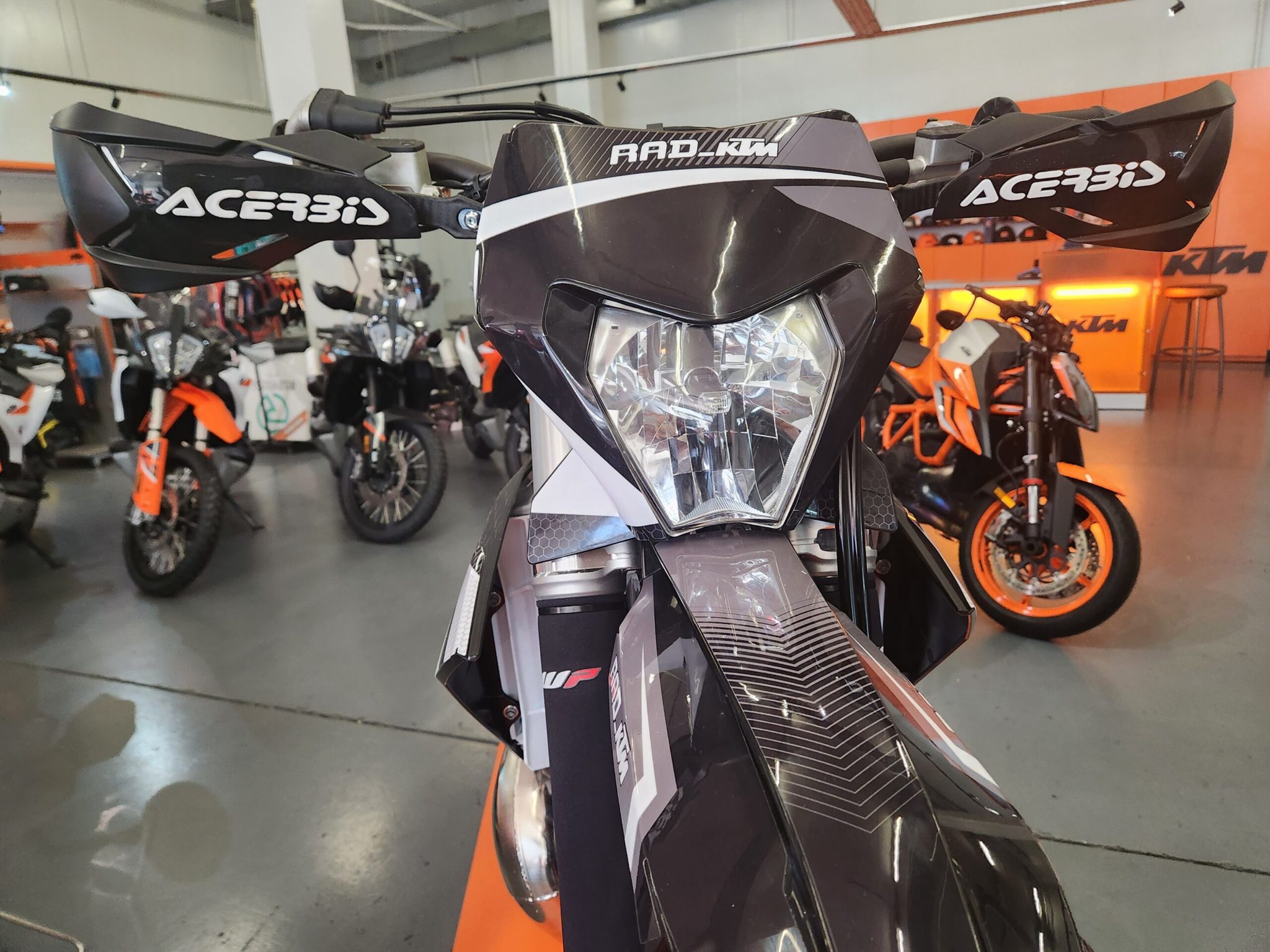 Custom KTM 300 XC-W TBI By RAD | Custom RAD KTM bikes