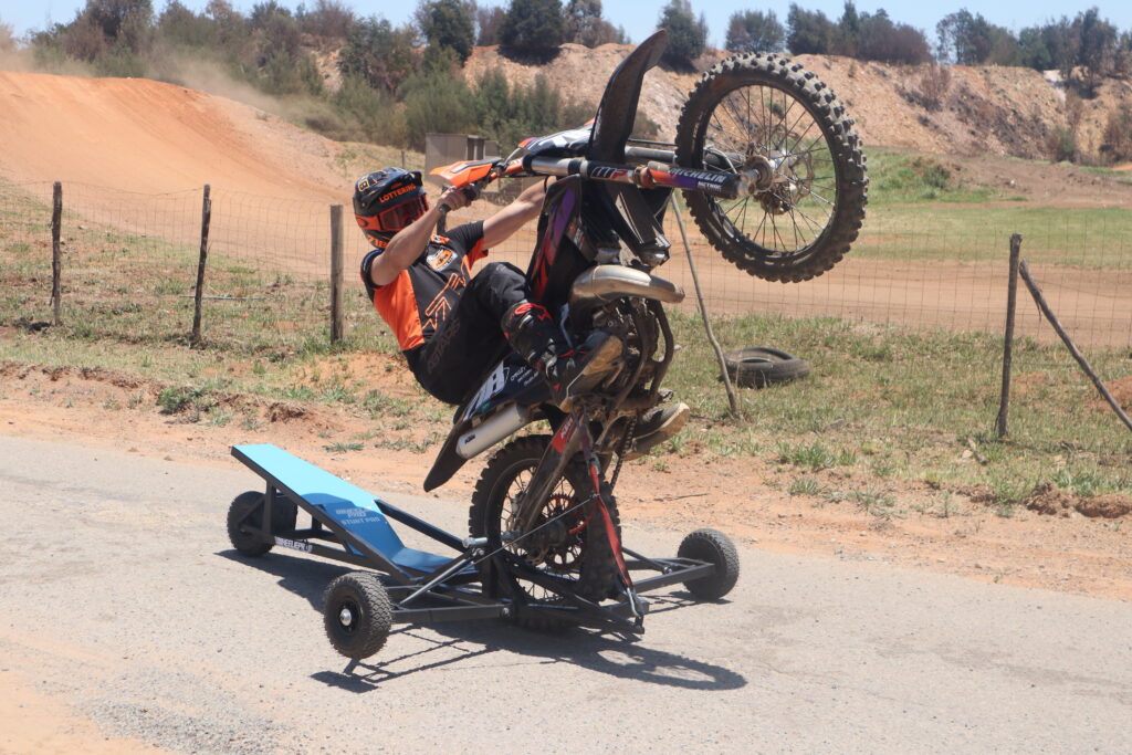 Easy Wheelie | Learn to Wheelie on your bike | Motorbike wheelies