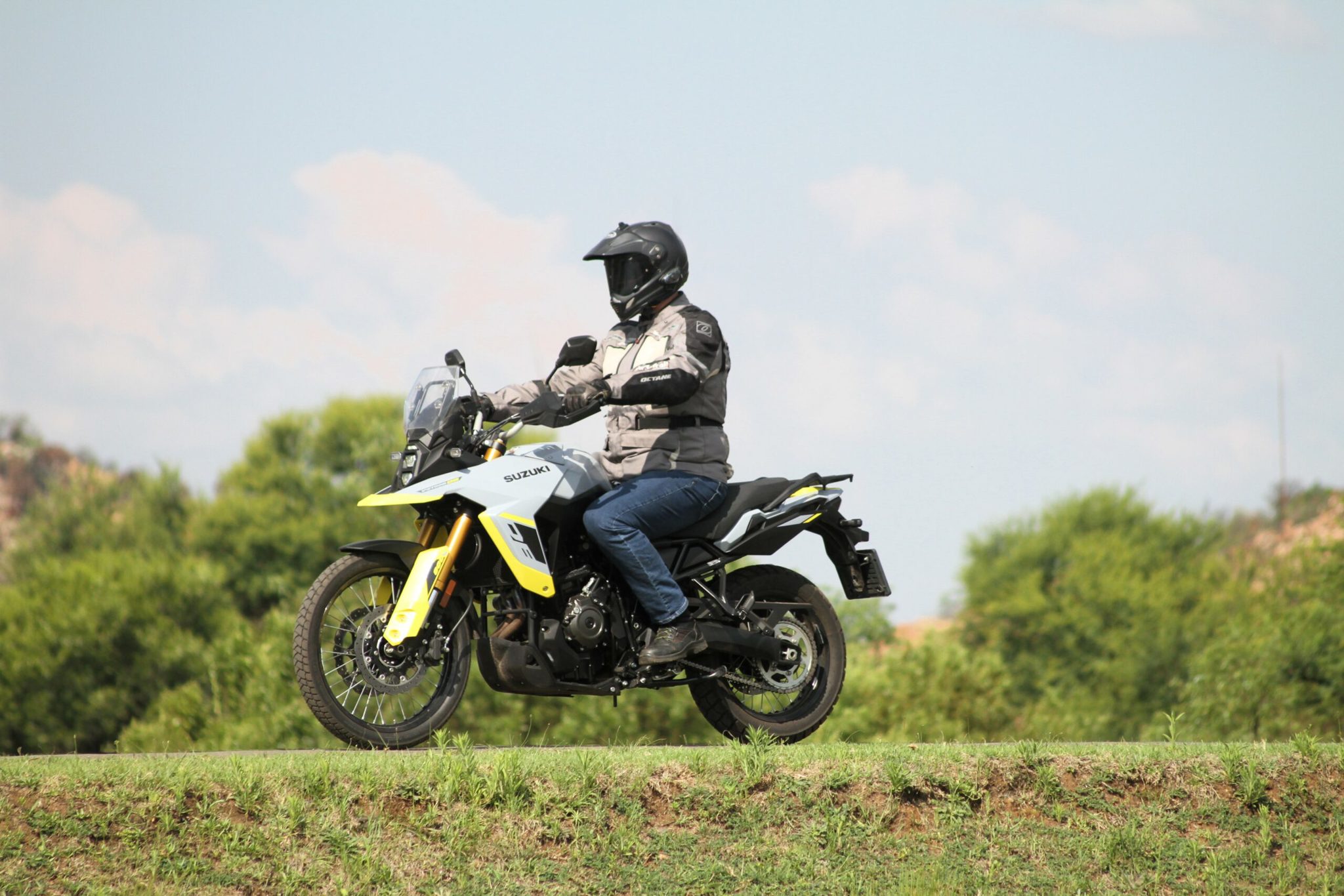 Suzuki’s DL 800 DE | Best value 800 motorcycle - Suzuki 800 bike