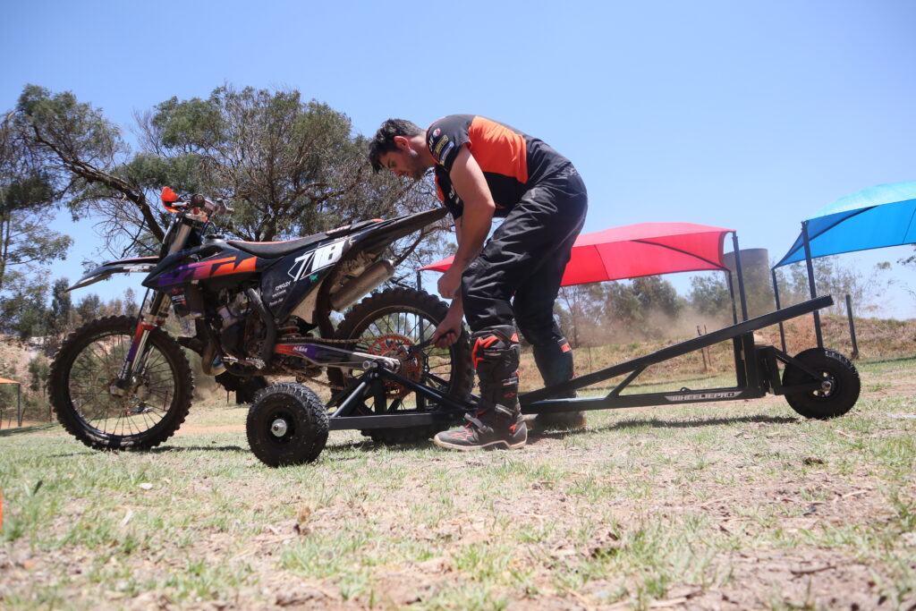 Easy Wheelie | Learn to Wheelie on your bike | Motorbike wheelies