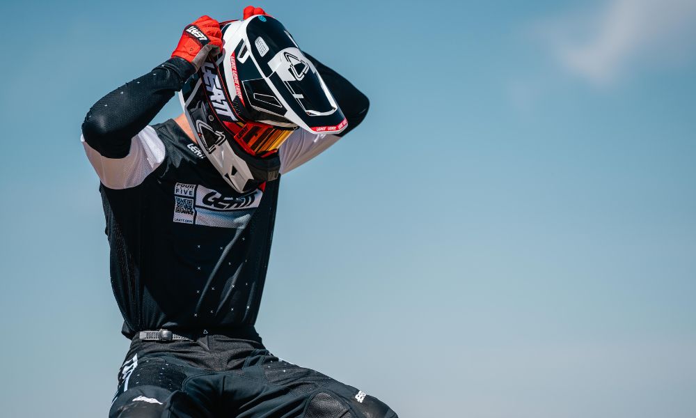 LEATT - Crashed Helmet Replacement Program | Motorbike helmet