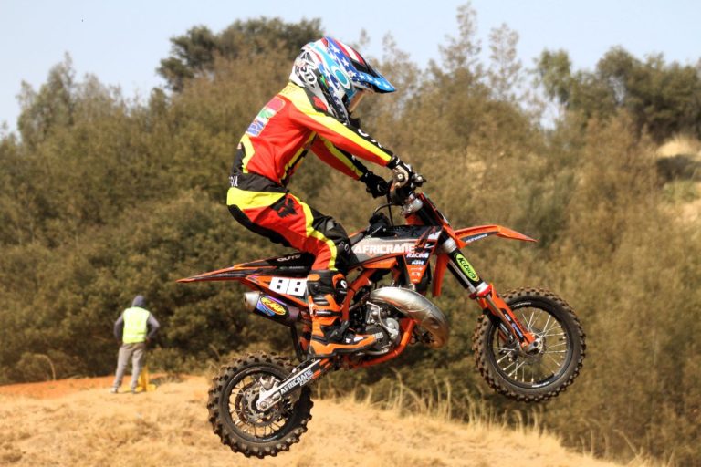 Inland MX Round 8 And The Dusty Bronco. - Dirt And Trail Bike Magazine
